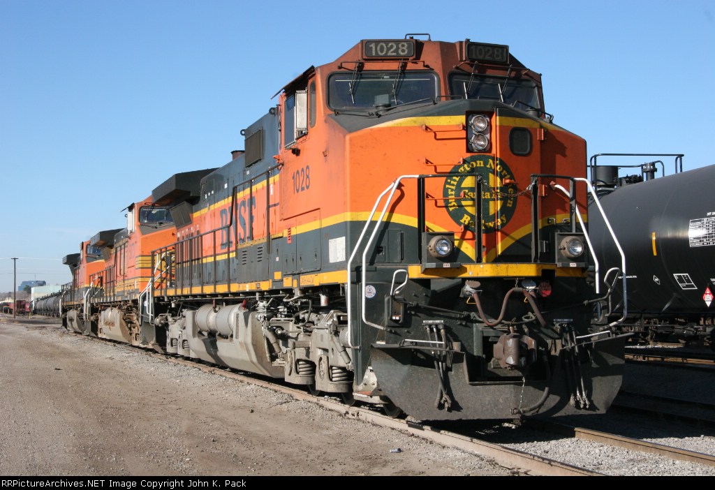 BNSF 1028